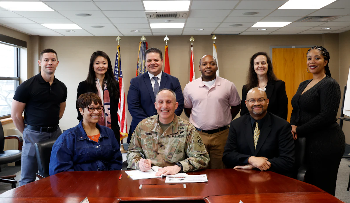 U.S. Army Corps of Engineers Division Commander Signs Updated Diversity ...
